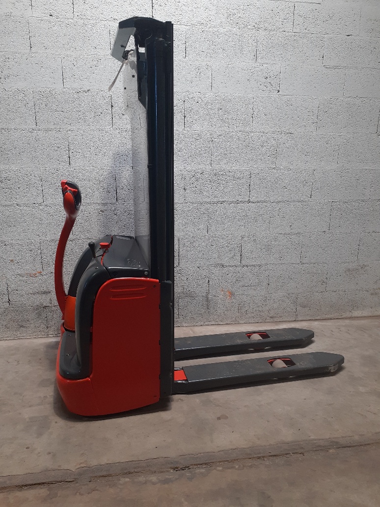 Gerbeur électrique FENWICK L10 - 7677 FENWICK occasion 3 800 € - Mateloc